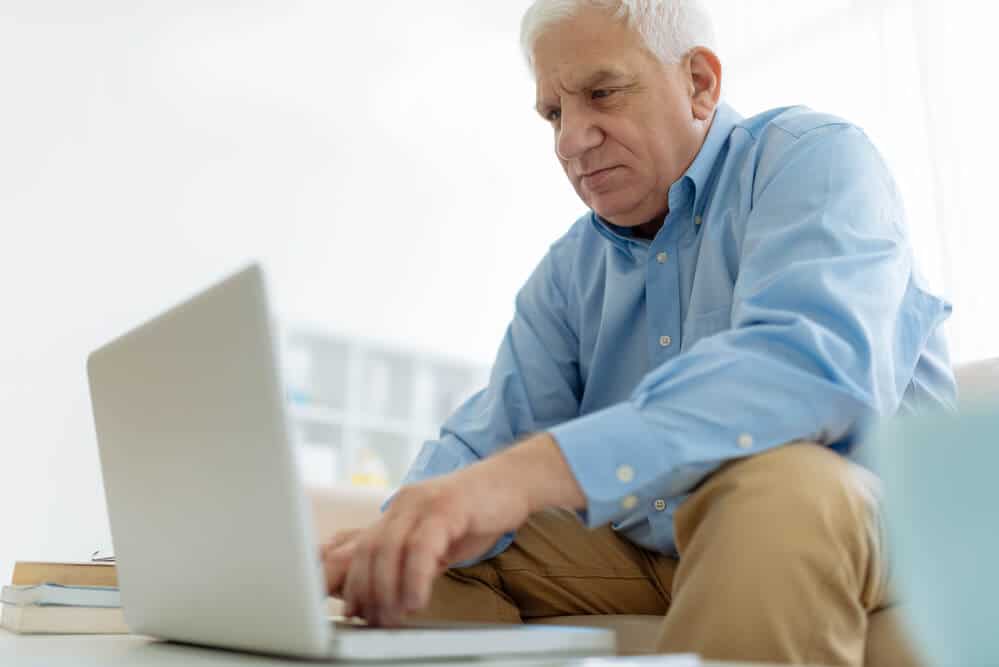 Best Tablets for Senior Citizens (Easy to Use & See)