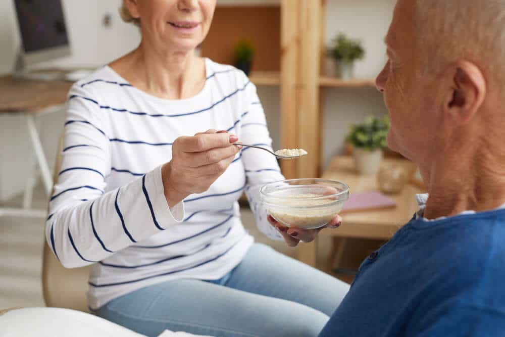 A Quick Guide to Understanding Nutrition for Bedridden Seniors