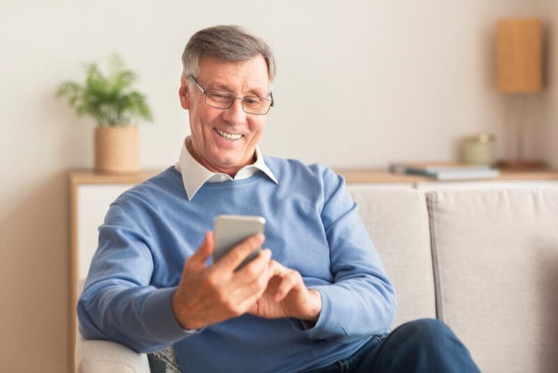 The Best Apps For Seniors (Communication, Productivity, Safety, & More)