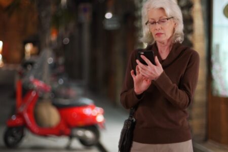 6 Top Messaging Apps For Seniors