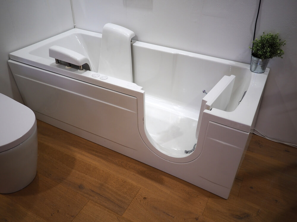 How to Make Bathtubs Safer for the Elderly: Ultimate Guide
