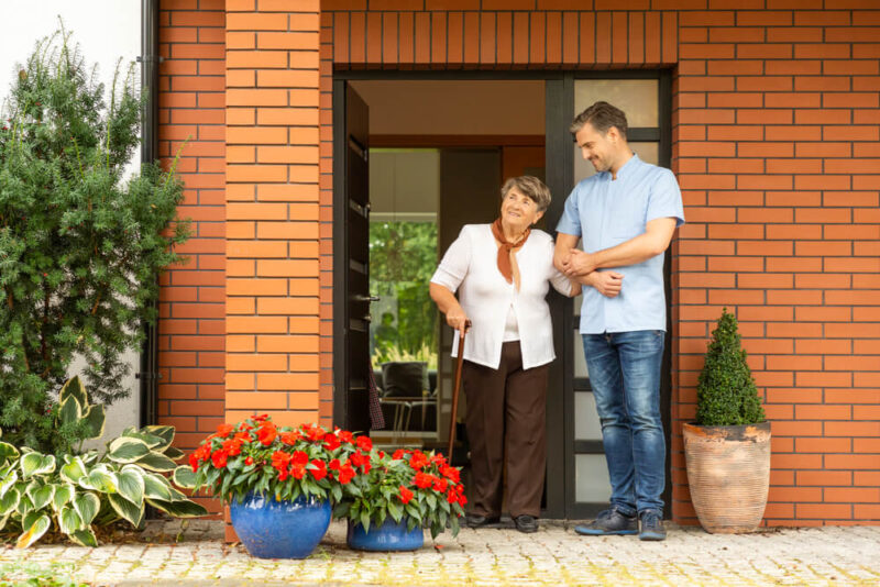 Overcoming the Struggles of Aging: 9 Challenges Facing the Elderly