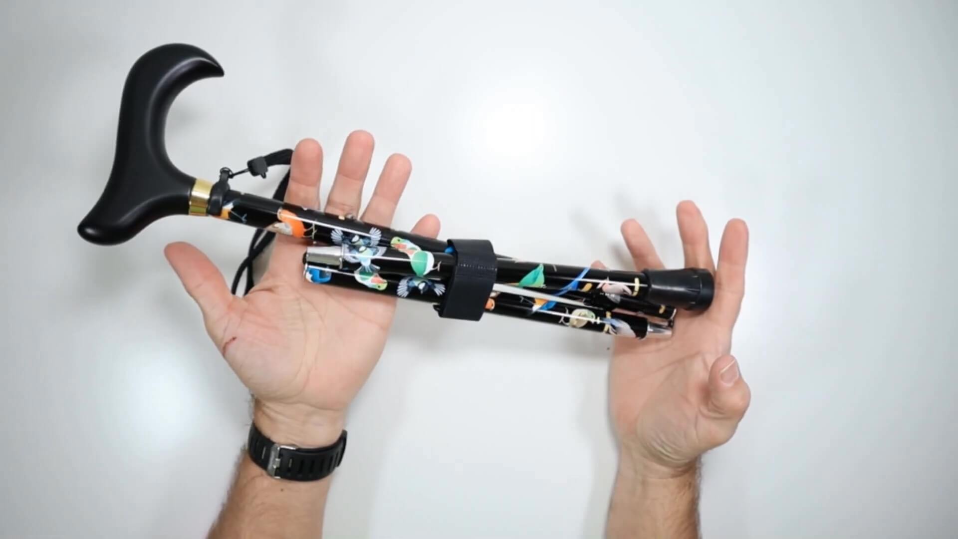 Is Your Cane a Hassle to Carry? Meet the EasyFold Joint Connection Cane