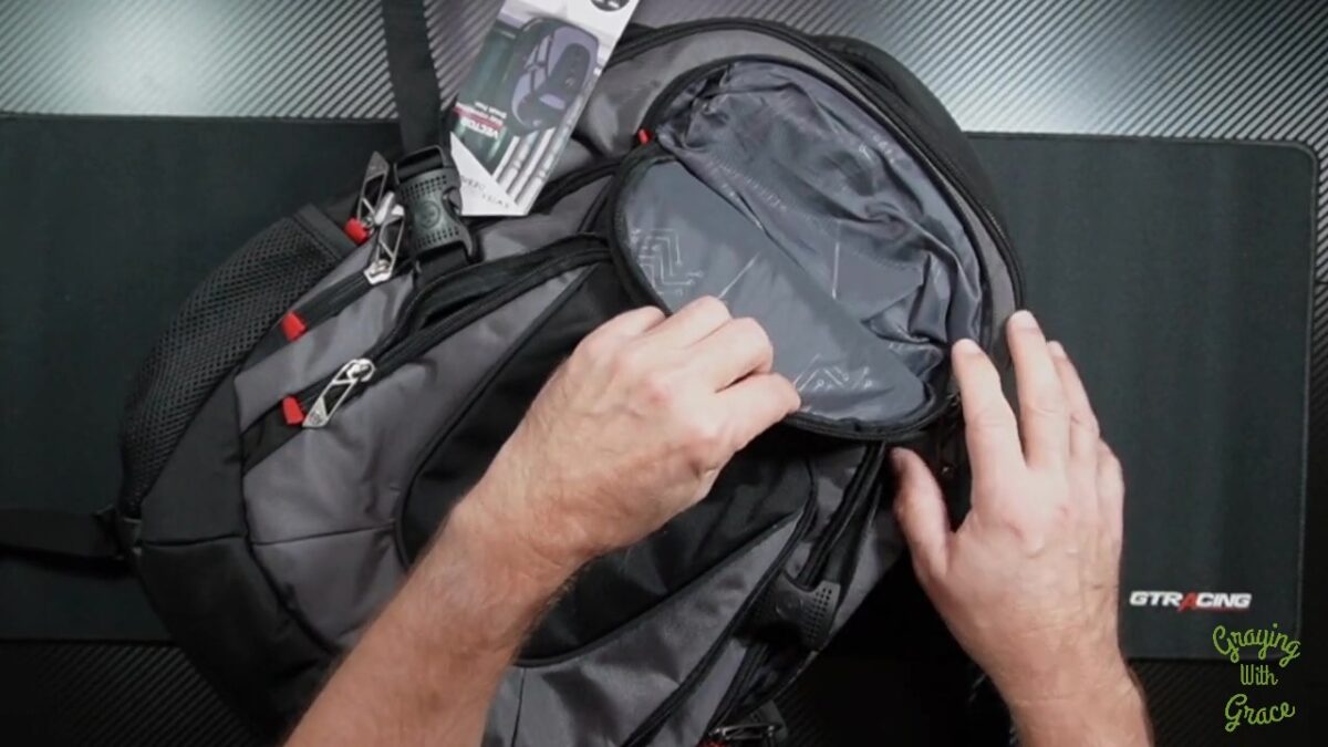 Swiss Digital Lightweight Backpack Comfortably Supports Your ...